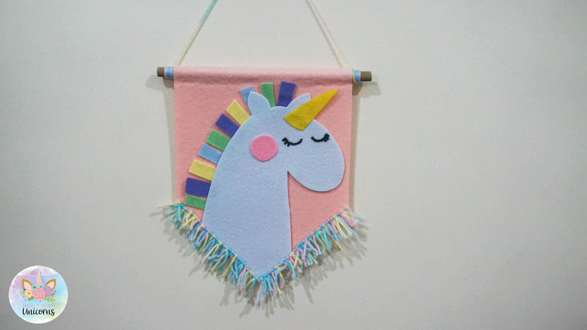 DIY Unicorn Banner Craft - Free Template Included - Party with Unicorns