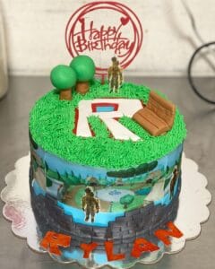 26 Roblox Cake Ideas – Recipes, Tutorials, Tips, and Supplies - Party ...