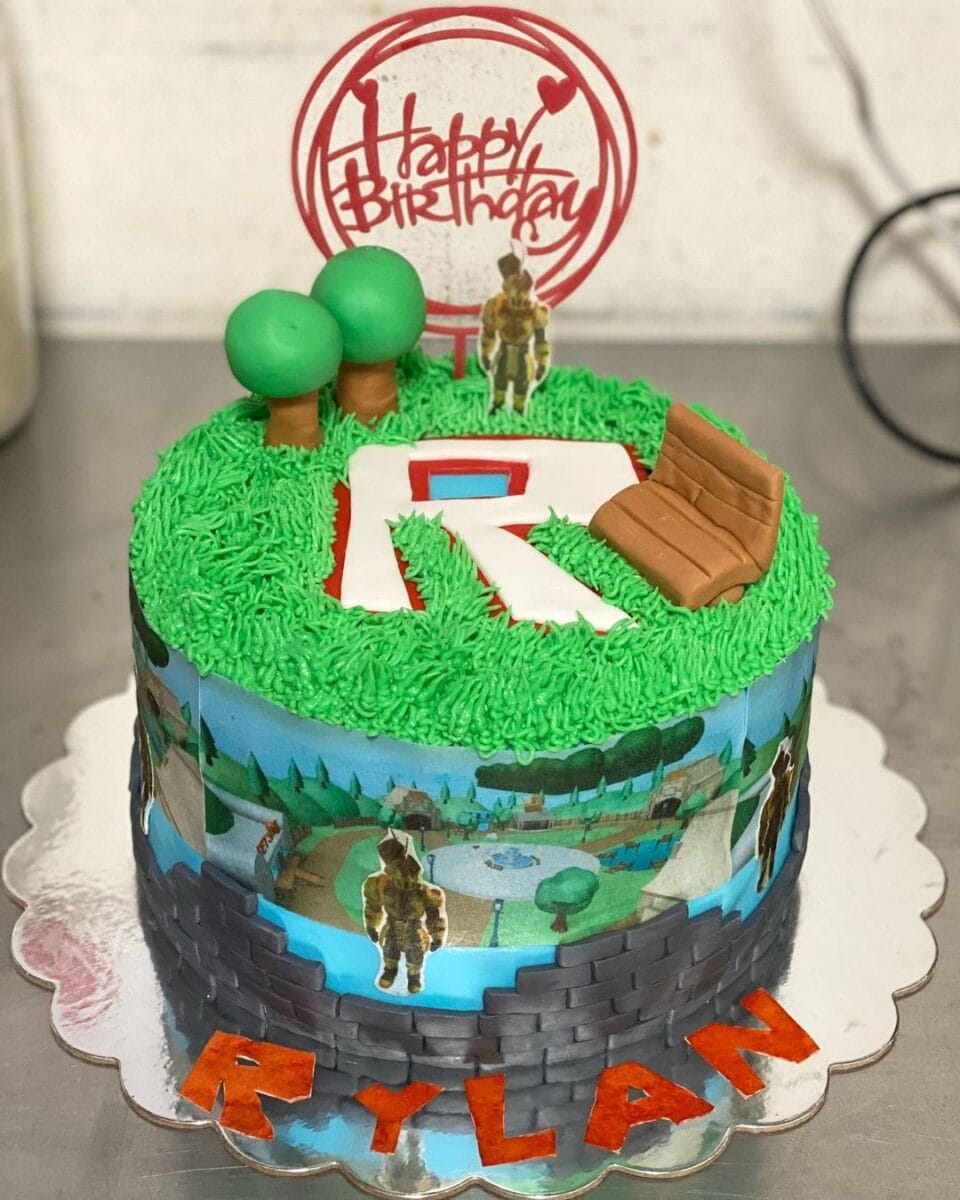 26 Roblox Cake Ideas – Recipes, Tutorials, Tips, and Supplies - Party ...